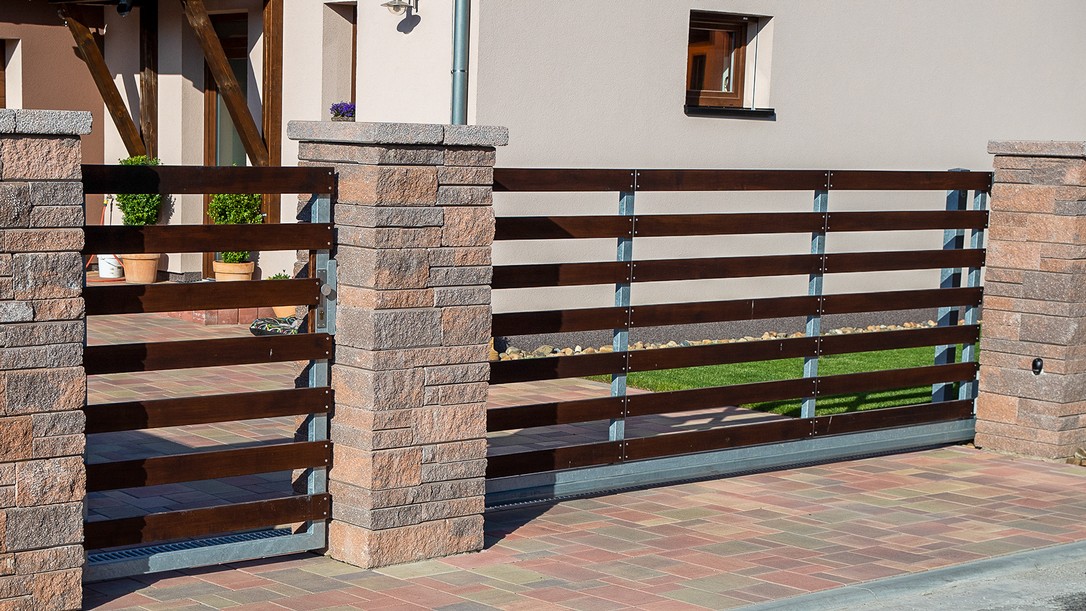 Plot u novostavby - CS-BETON | Stavby jako z kamene