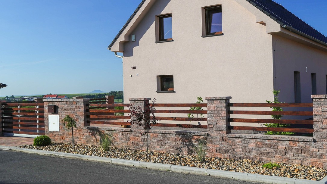 Plot u novostavby - CS-BETON | Stavby jako z kamene