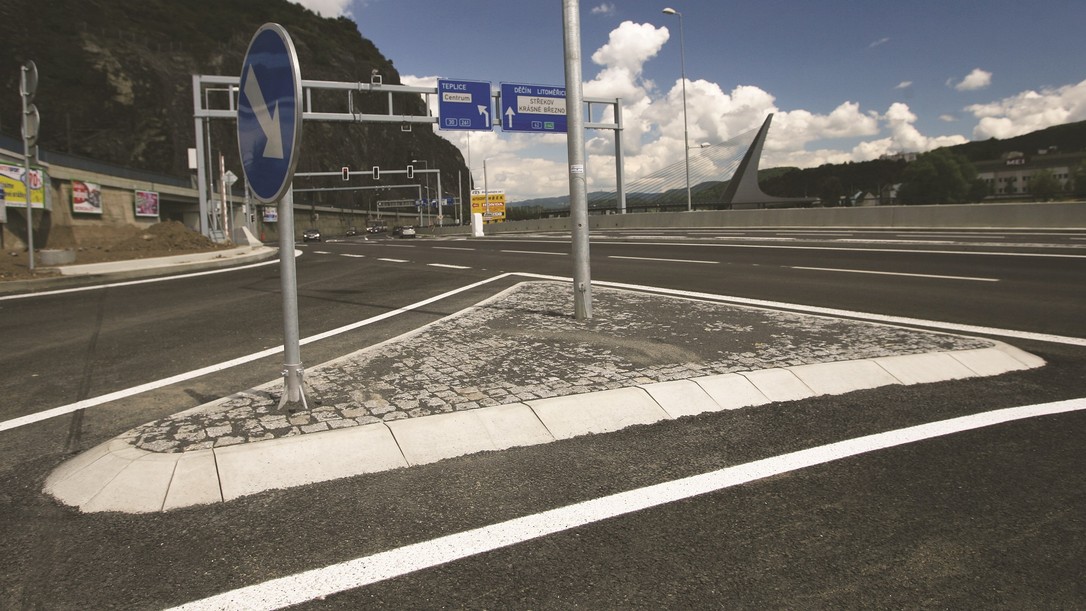 CSB - CURB STONE SPLAYED FOR ROUNDABOUTS - CS-BETON – the construction ...