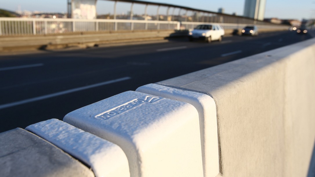 CSB - ROAD BARRIER TWO-SIDED 100 - CS-BETON – the construction just ...