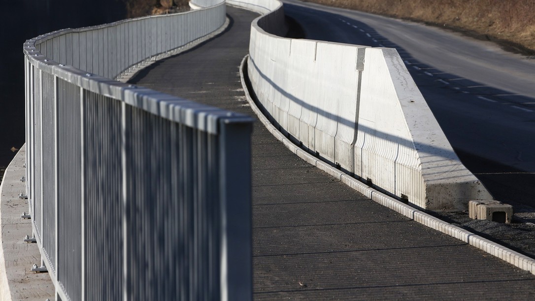 CSB - ROAD BARRIER ONE-SIDED 120 - CS-BETON – the construction just ...